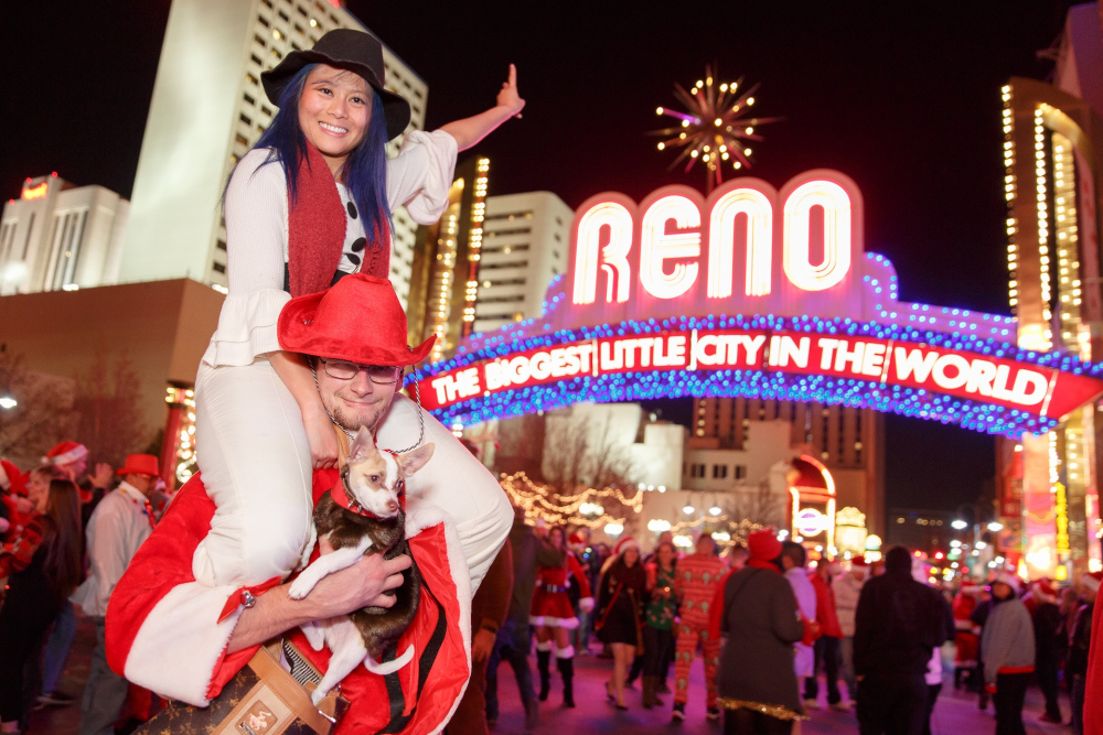 SANTA CRAWL GROUP PHOTO UNDER THE RENO ARCH RETURNS THIS YEAR! - Crawl ...