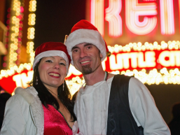 SANTA CRAWL GROUP PHOTO UNDER THE RENO ARCH RETURNS THIS YEAR! - Crawl ...