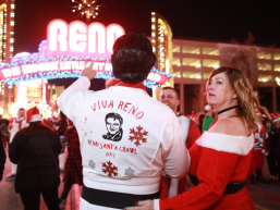 SANTA CRAWL GROUP PHOTO UNDER THE RENO ARCH RETURNS THIS YEAR! - Crawl ...