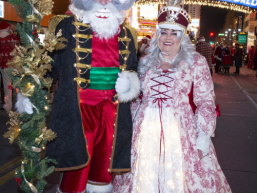SANTA CRAWL GROUP PHOTO UNDER THE RENO ARCH RETURNS THIS YEAR! - Crawl ...