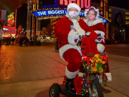 SANTA CRAWL GROUP PHOTO UNDER THE RENO ARCH RETURNS THIS YEAR! - Crawl ...