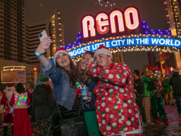 SANTA CRAWL GROUP PHOTO UNDER THE RENO ARCH RETURNS THIS YEAR! - Crawl ...