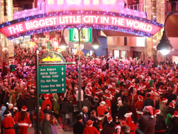 SANTA CRAWL GROUP PHOTO UNDER THE RENO ARCH RETURNS THIS YEAR! - Crawl ...